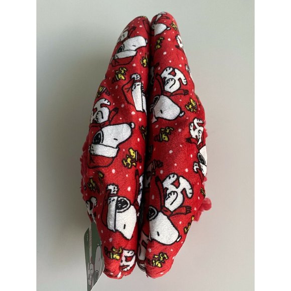 Snoopy | Shoes | Peanuts Snoopy Christmas Slipper Socks Fuzzy Babba Sz ...